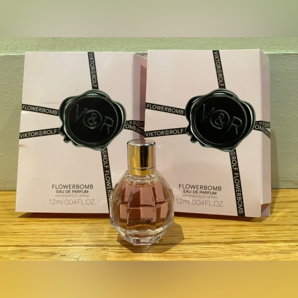 Viktor & Rolf | Bath & Body | Nwt Viktor Rolf Deluxe Mini 2 Sample ...